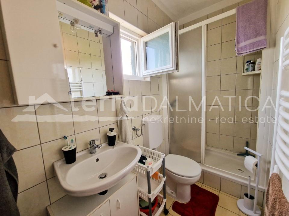 Okolica Rogoznice, Ražanj - Kuća za odmor okružena zelenilom ...